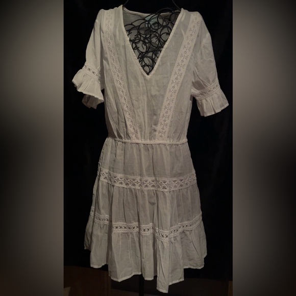 True Destinations | Dresses | True Destinations Elegant White Lace Trim ...